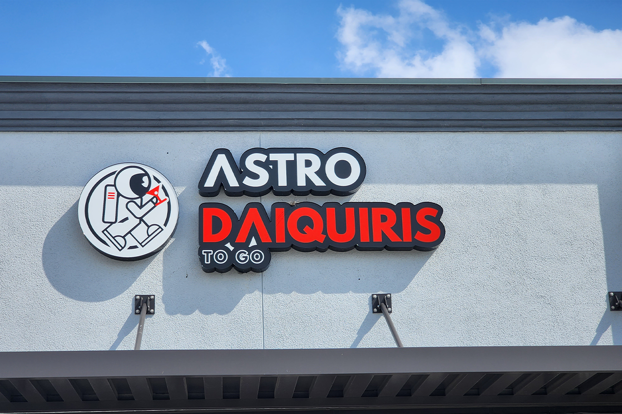 Custom Signs Shop in Texas | US Signs & LED